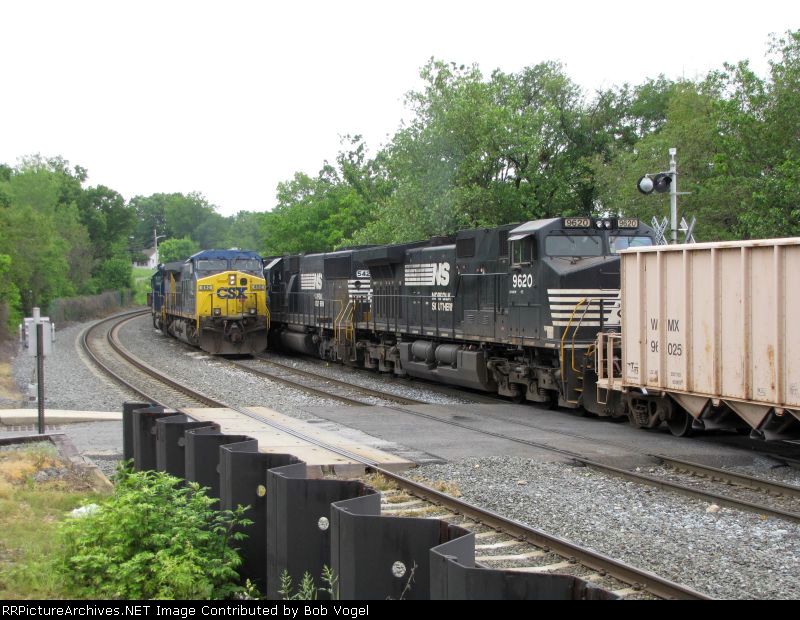 NS 9620 and CSX 490